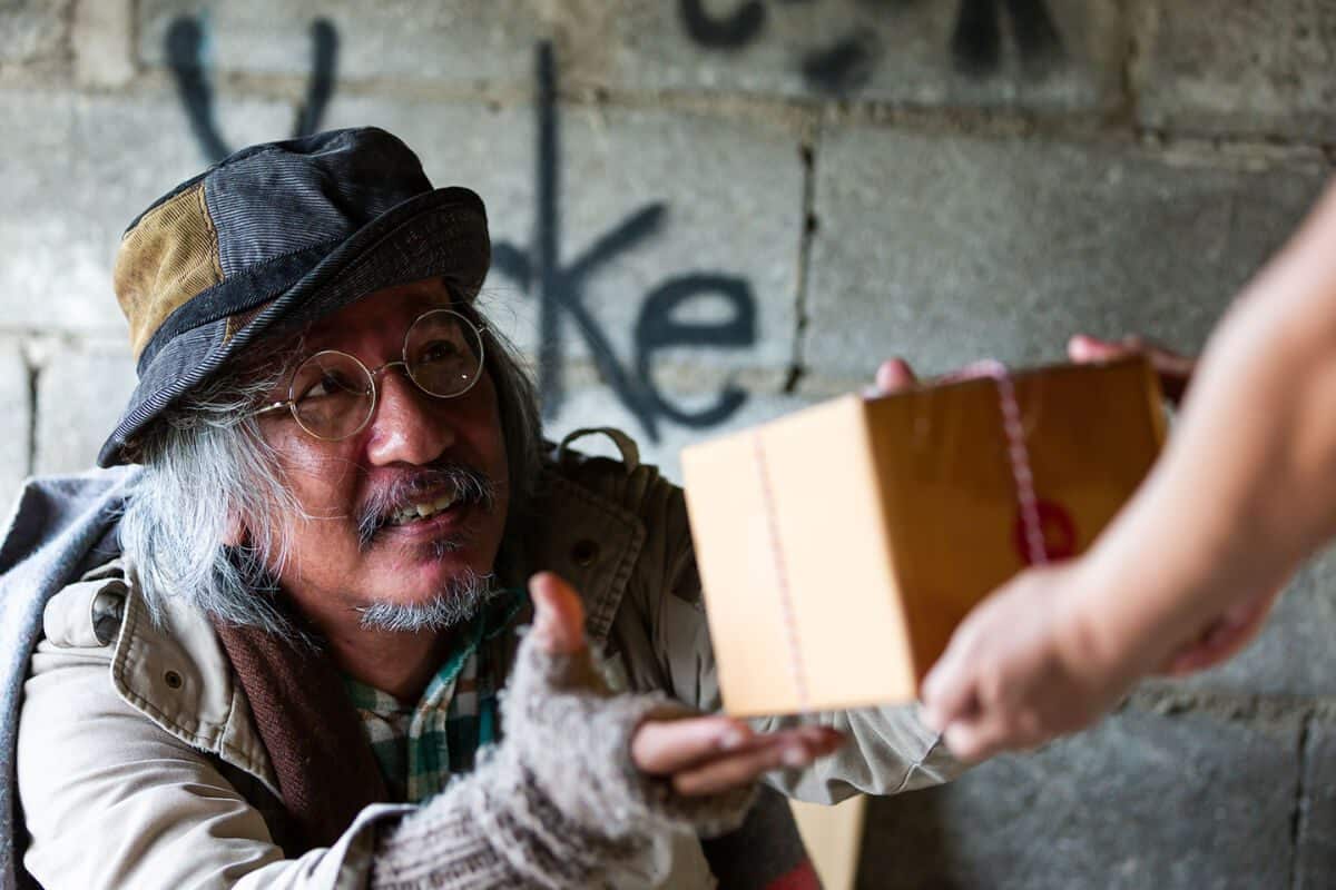 What Does It Feel Like To Spend Christmas Alone? 11 Tips To Beat ...