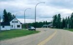 Does Wisconsin Border Canada? - A Bus On a Dusty Road