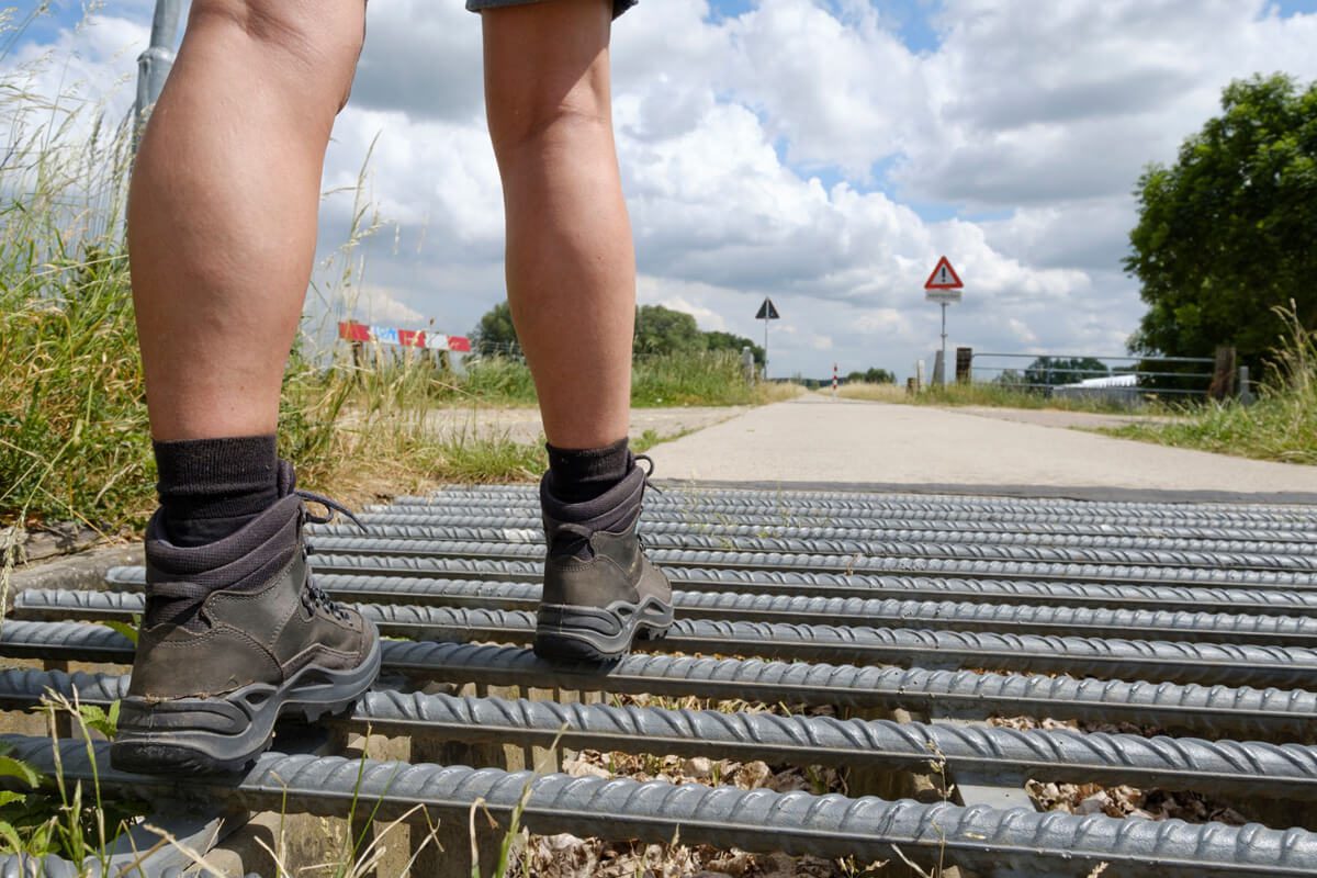 How To Travel Internationally Without Flying? 9 Different Ways - A Bus ...