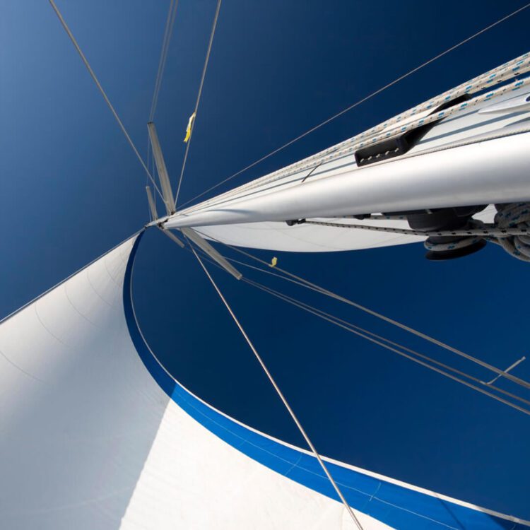 What Are The Three Corners And Other Parts Of A Sail Called? - A Bus On ...