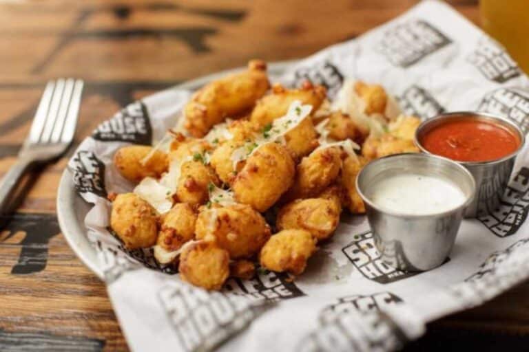 10 Must Eat Places In Milwaukee, Wisconsin - An Insiders Guide - A Bus ...