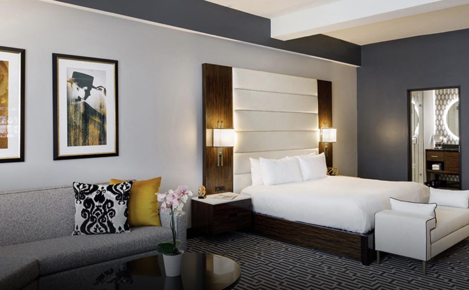 5 Top Luxury Hotels In Downtown Milwaukee, Wisconsin - A Bus On a Dusty ...