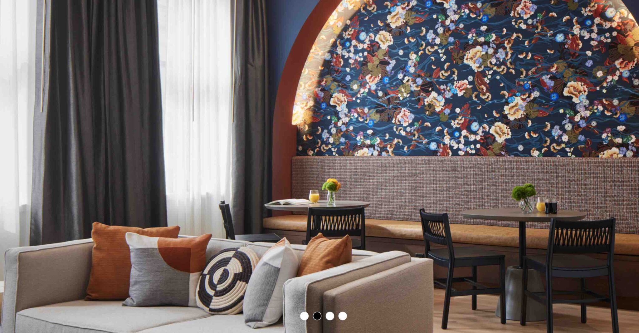 5 Top Luxury Hotels In Downtown Milwaukee, Wisconsin - A Bus On a Dusty ...